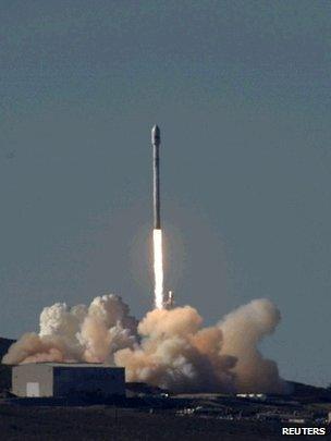 Updated SpaceX Falcon rocket blasts off - BBC News