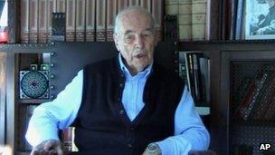 Family of Nazi Erich Priebke 'wants his body back' - BBC News