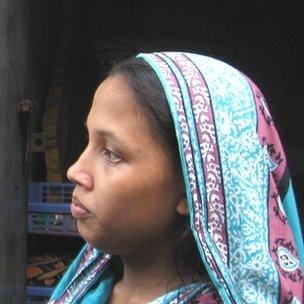 Bangladesh Rana Plaza survivors struggling six months on - BBC News