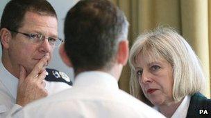 Police 'cameras on cops' plan for all patrol officers - BBC News