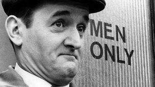 Graham Stark, Pink Panther actor, dies aged 91 - BBC News