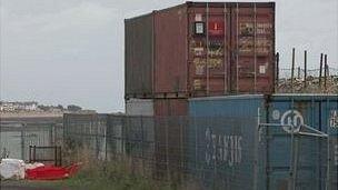 Temporary asbestos storage approved by Jersey planning minister - BBC News