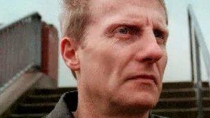 Victims' families sue over UVF Glenanne gang collusion claims - BBC News