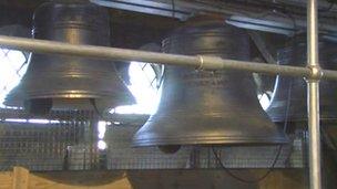 Hull church gets a set of wirelessly controlled bells - BBC News
