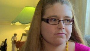 Endometriosis clinic 'needed in Northern Ireland' - BBC News