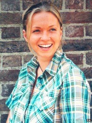 Teacher crushed by train in Australia was set to marry - BBC News