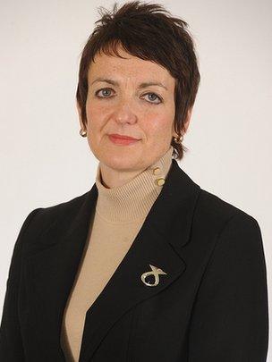 Angela Constance: More female entrepreneurs can boost economy - BBC News