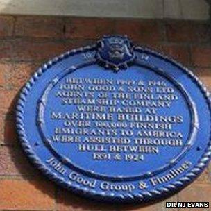 Hull's Finnish migration links marked with plaque - BBC News