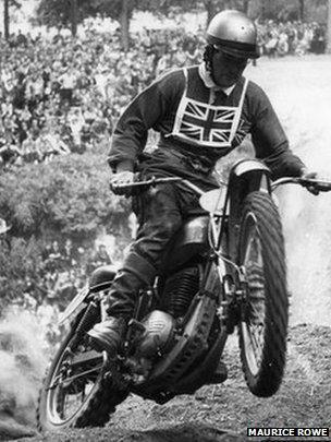 Motocross star and Bond stuntman Dave Bickers dies aged 76 - BBC News