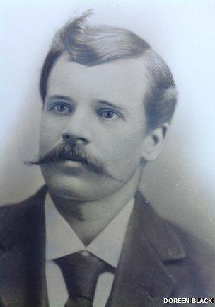 The prisoners of war who made Little Britain in Berlin - BBC News