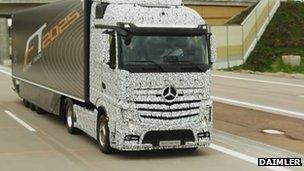 Self-driving lorries 'to get UK test in 2015' - BBC News
