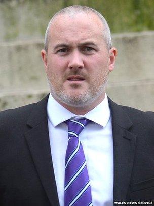 South Wales Police officer's speed fine 'cheat' - BBC News