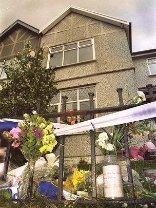 Clydach murderer David Morris in bid for release - BBC News