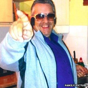 Family tribute to Richard Stroud after Guildford club attack - BBC News