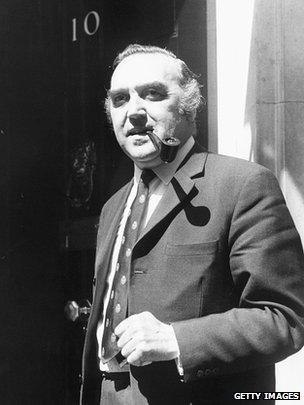 Former Labour MP Lord Mason of Barnsley dies - BBC News