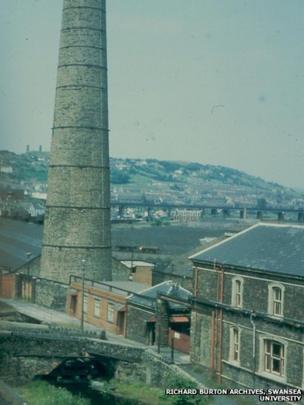 In pictures: Swansea history exhibition - BBC News
