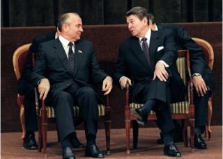 In pictures: The life of ex-Soviet leader Mikhail Gorbachev - BBC News