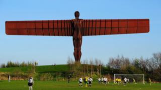 Thousands of public sculptures put online for first time - BBC News