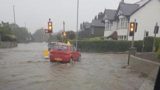 Storm Francis brings flooding and disruption to NI - BBC News