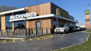 Rutland: England's McDonald's-free county gets restaurant - BBC News