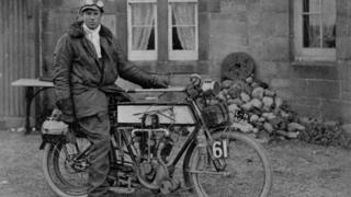 Anthony Wilding: The hero who set Wimbledon hearts a-flutter - BBC News