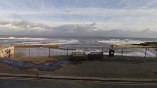 Cullercoats sea rescue: Caitlin Ruddy dies after cardiac arrest - BBC News