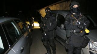 Eta: Basque separatists plan to unilaterally disarm on Saturday - BBC News