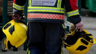 New ambulances rolled out for obese patients - BBC News