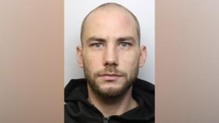 Kent: Man jailed for sexually assaulting girl, 15, on train - BBC News