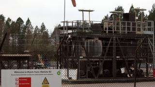 Poole Oil Spill: Dorset coast 200 barrel spill is declared 'major ...