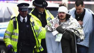 London attack: 'A policeman was on the floor' - witness accounts - BBC News