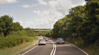 Main Cornwall route gets 'vital' £290m upgrade - BBC News
