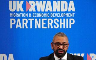 What is the UK's plan to send asylum seekers to Rwanda? - BBC News