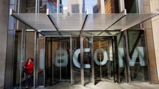 Media giants Viacom and CBS to merge in latest mega-deal - BBC News
