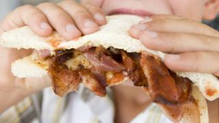 Can eating less meat help reduce climate change? - BBC News