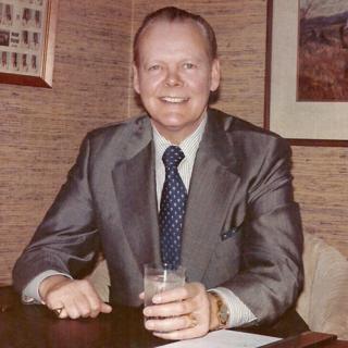 'The story of a weird world I was warned never to tell' - BBC News