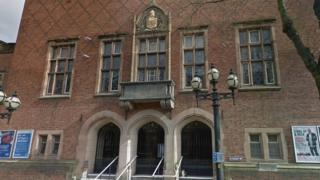 Conservative Party loses control of Dudley Council - BBC News
