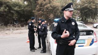 New-style police have key role in Ukraine - BBC News