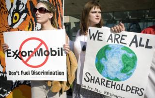 Exxon Mobil faces 'change or die' moment on climate - BBC News