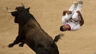 Bulls kill seven at Spain summer festivals - BBC News