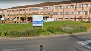 New Somerset hospital units helping patients return home - BBC News