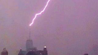 Almost 500-mile-long lightning bolt crossed three US states - BBC News