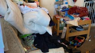 Hoarding: Mum on how condition nearly ruined her life - BBC News