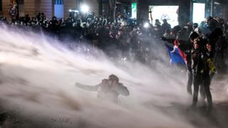 Week in pictures: 21-27 November 2020 - BBC News