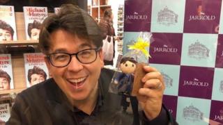 Chronic fatigue syndrome: 'Crocheting is my therapy' - BBC News