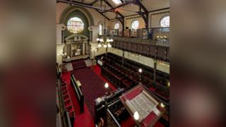 Jewish time capsule from 1870s found in Manchester synagogue - BBC News