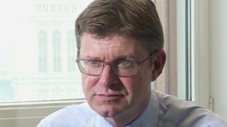 Thurrock Council leader resigns as government steps in - BBC News