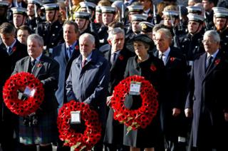 Remembrance Day: In pictures - BBC News
