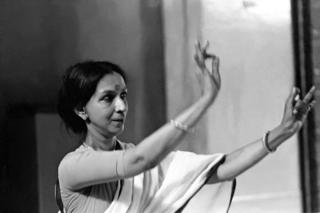 Mrinalini Sarabhai: Legendary Indian dancer dies - BBC News