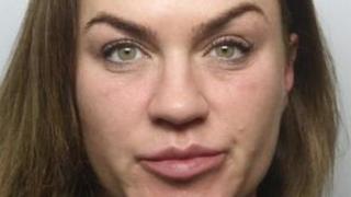 Ex-Leeds prison officer Jade Hicks jailed over drug smuggling - BBC News